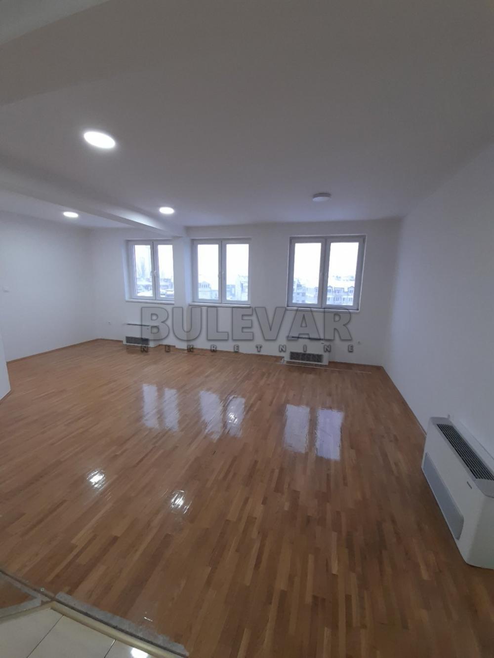 Cara Dušana, Dvoiposoban stan za izdavanje, 74m2, 600€