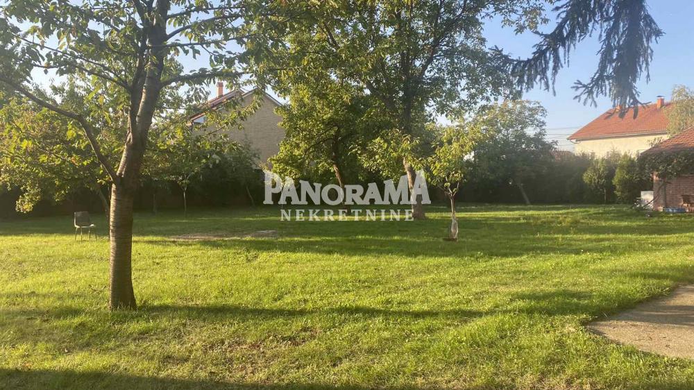 Save Jovanovića Plac na prodaju, Voždovac, Jajinci, 270.000€