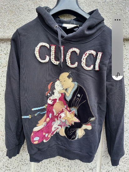 Gucci duks