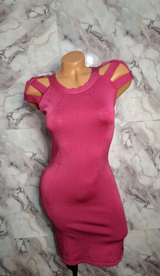 Pink haljina kao Herve Leger