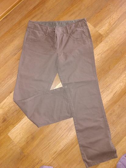 Pantalone Benetton 44. Samo 250 dinara.