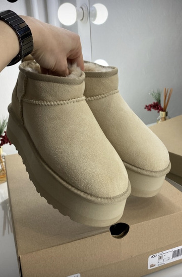 UGG ultra mini platform