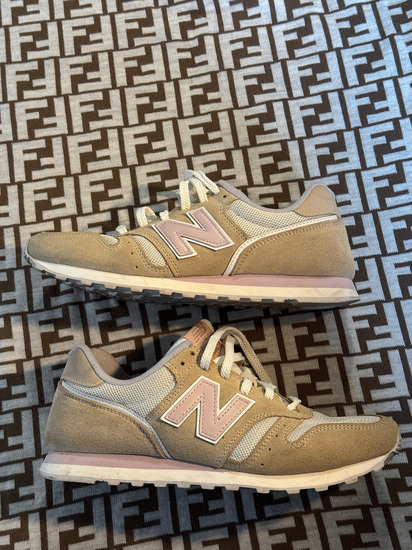 New balance 373 original 41 broj 26,5cm