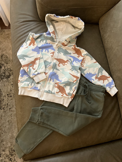 H&M DINO set