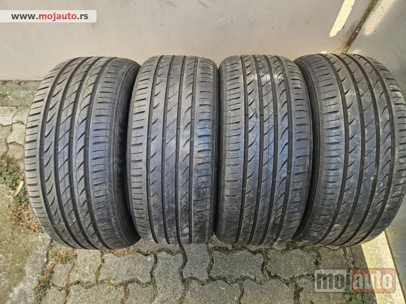 Delinte 235/50 R18