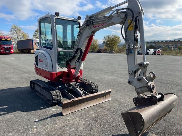 Mini bageri
TAKEUCHI TB 225 V4, Vollausstattung,Powertilt MS 03