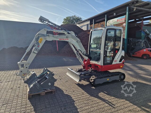 Mini bageri
Takeuchi TB225 V3 Powertilt 3 Löffel