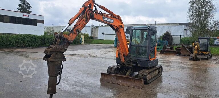 Mini bageri
Doosan DX60R