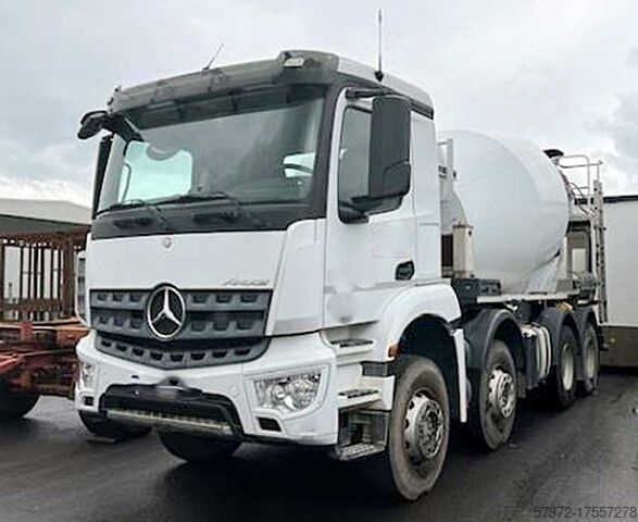 Mešalica za beton
Mercedes Arocs MB 3240B