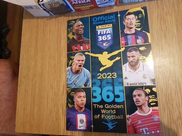 Prazan album - FIFA 365 2023 (Panini),sa slicicama