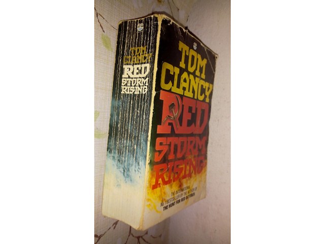 RED STORM RISING - Tom Clancy