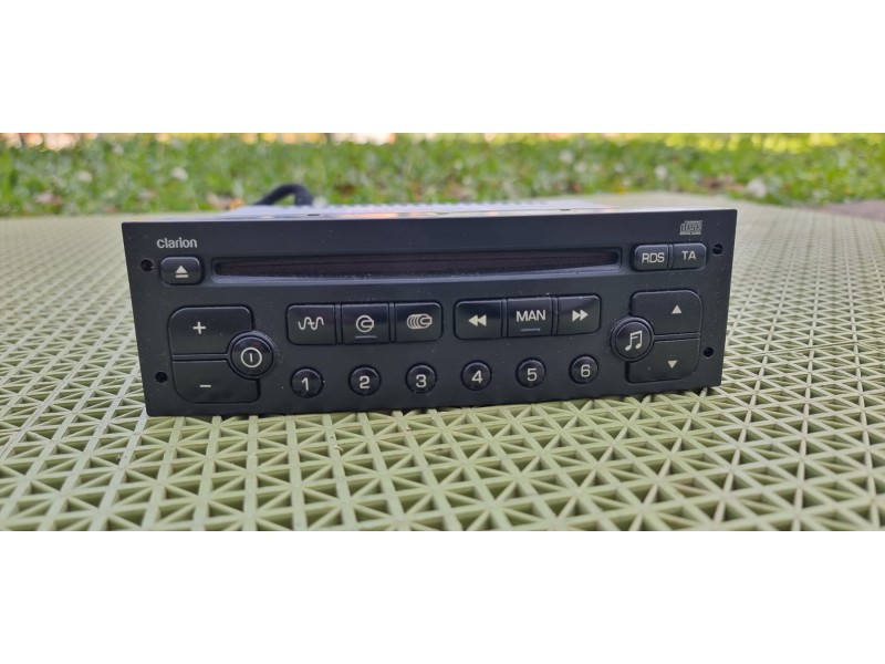 Radio CD player CLARION