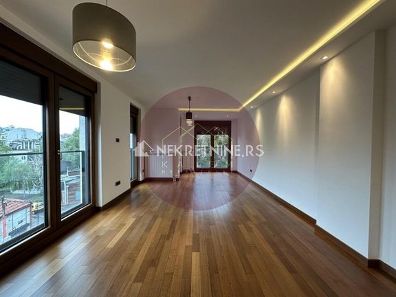 Vračar, Čubura, Pos. prostor, 65m2, 1200 EUR