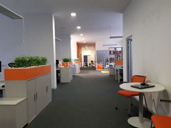 Knez Mihailova, 360m2, 15 kancelarija, sa kancelarijiskim nameštajem ID 2863-1