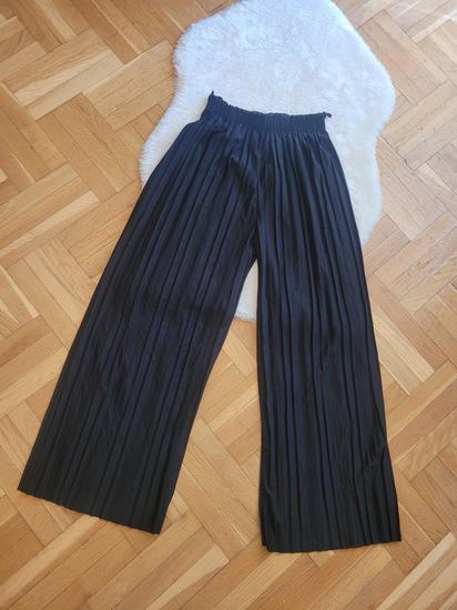 Plisirane siroke pantalone