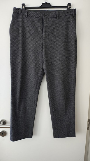 Uniqlo pantalone