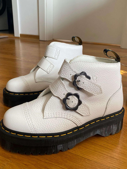 Nove Dr. Martens čizme