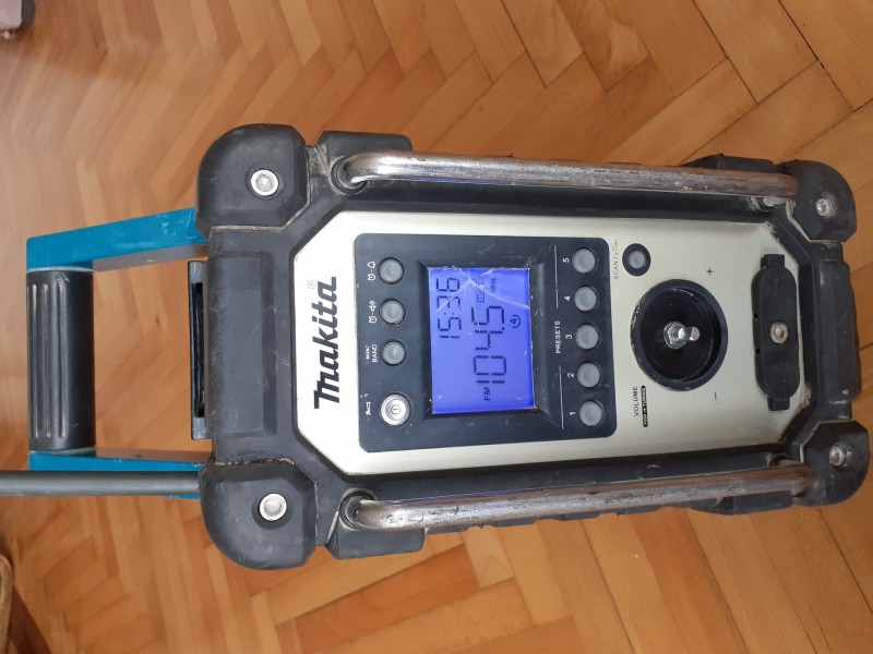 Makita radio BMR 102 (1)