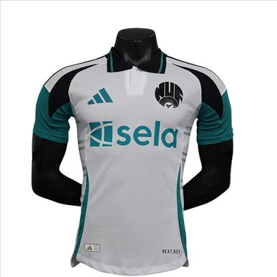 Newcastle United 2024/2025 dres treća garnitura