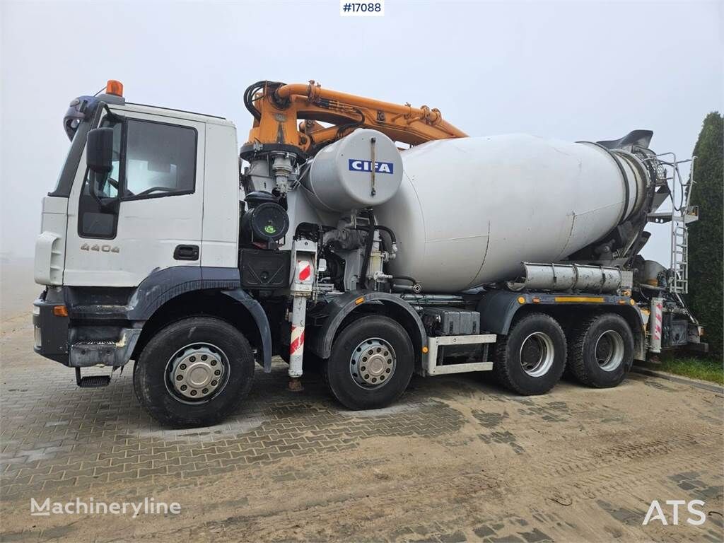 Cifa na šasiji IVECO Trakker A440T kamion s mešalicom za beton