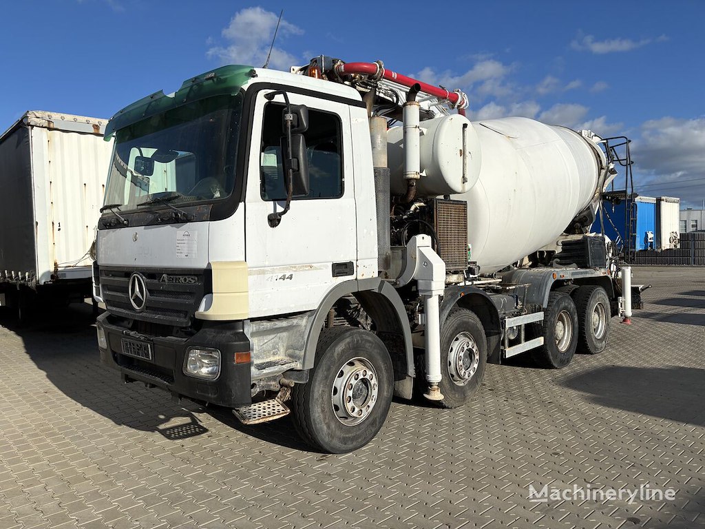 Mercedes-Benz ACTROS 4144 kamion s mešalicom za beton