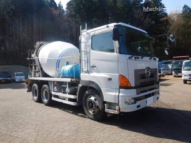 Hino PK-FS2PKJA kamion s mešalicom za beton