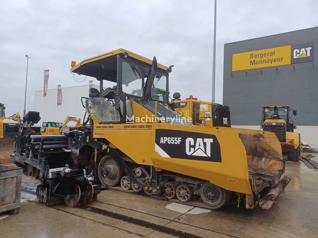 Caterpillar AP655F asfaltni finišer guseničar