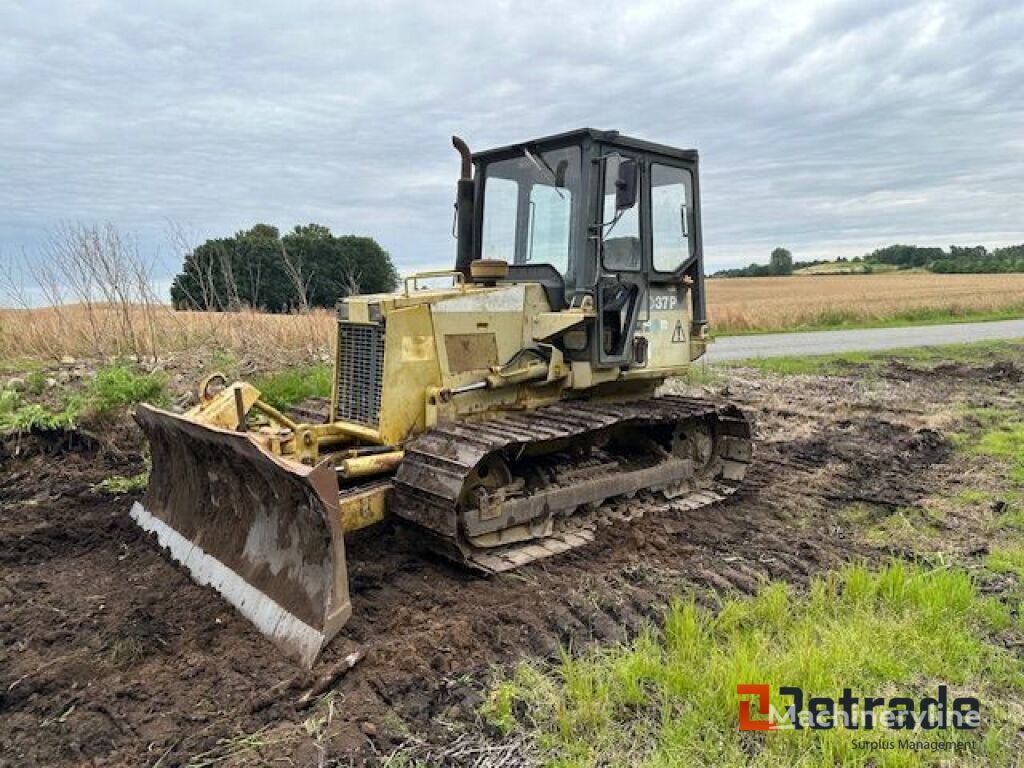 Prodaje se Komatsu D37P-5 buldožer na aukciji