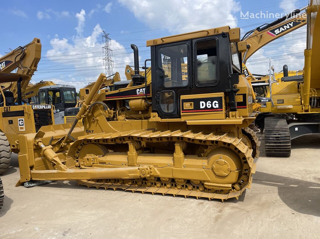 Caterpillar D6G buldožer