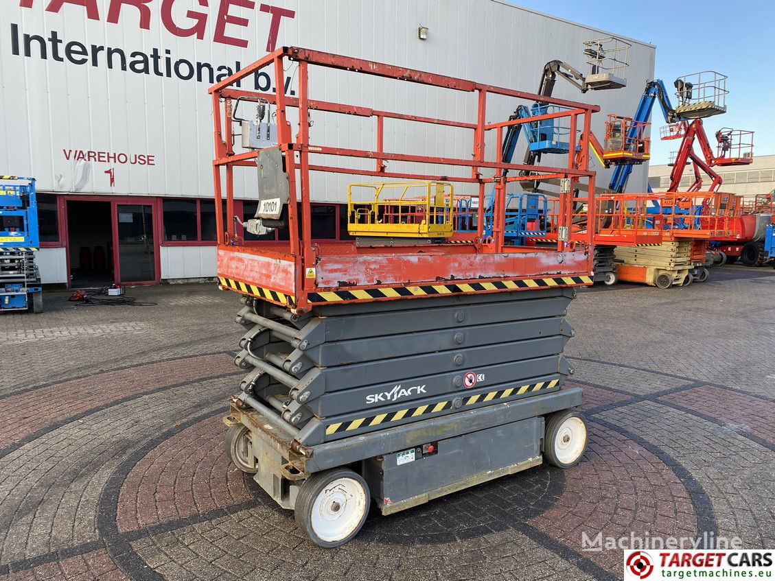 Skyjack SJIII-4740 ELECTRIC SCISSOR 4740 WORK LIFT 2017 70201871 1380CM makazasta platforma