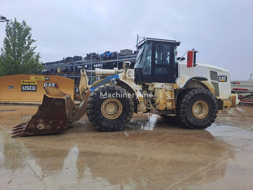 Caterpillar 966M prednji utovarivač