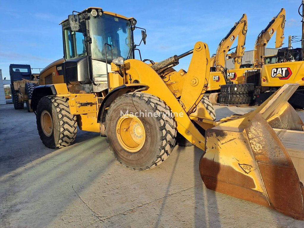 Caterpillar 926M prednji utovarivač