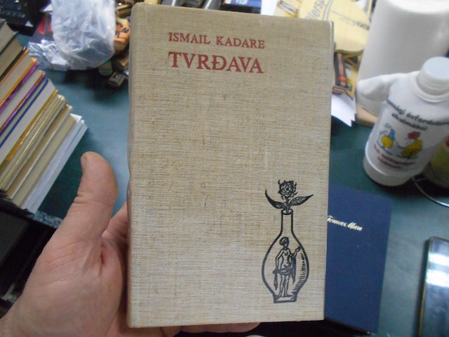 Ismail Kadare - Tvrđava