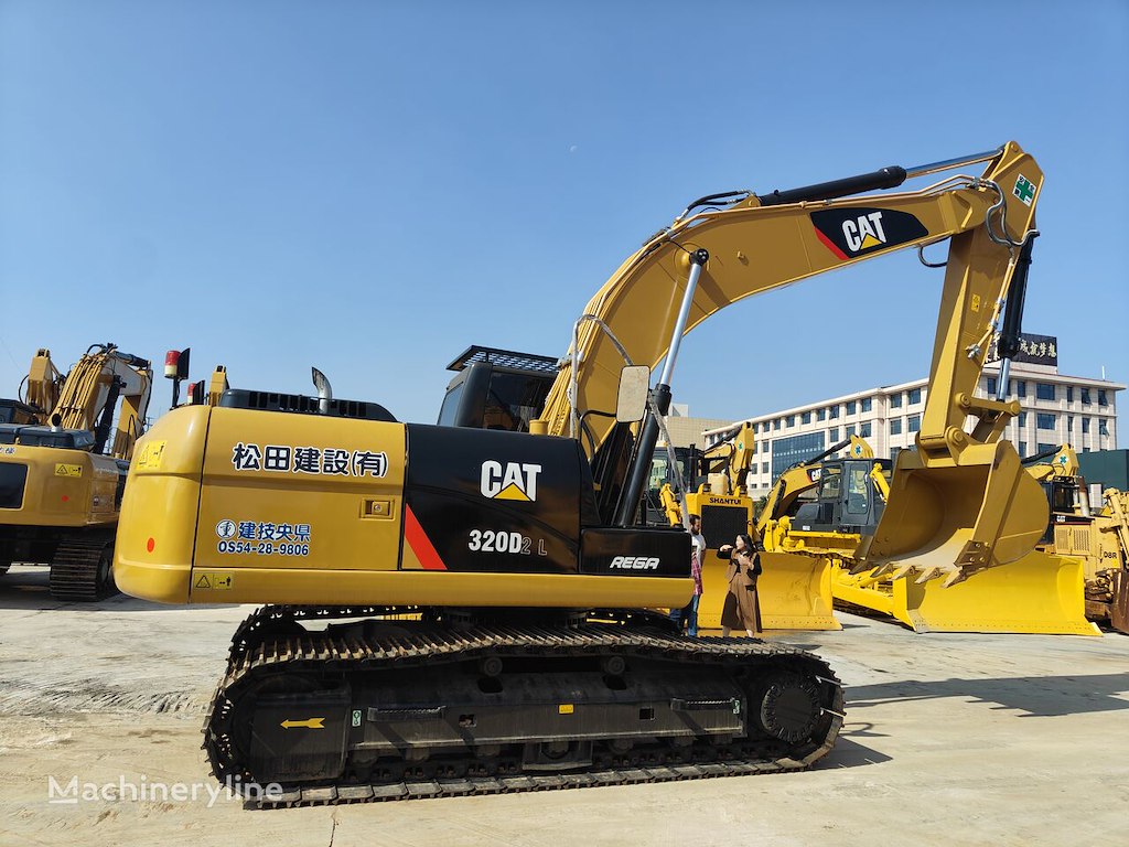 Caterpillar 320D2 bager guseničar