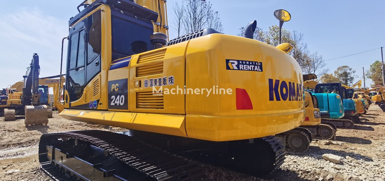 Komatsu PC240-8 bager guseničar