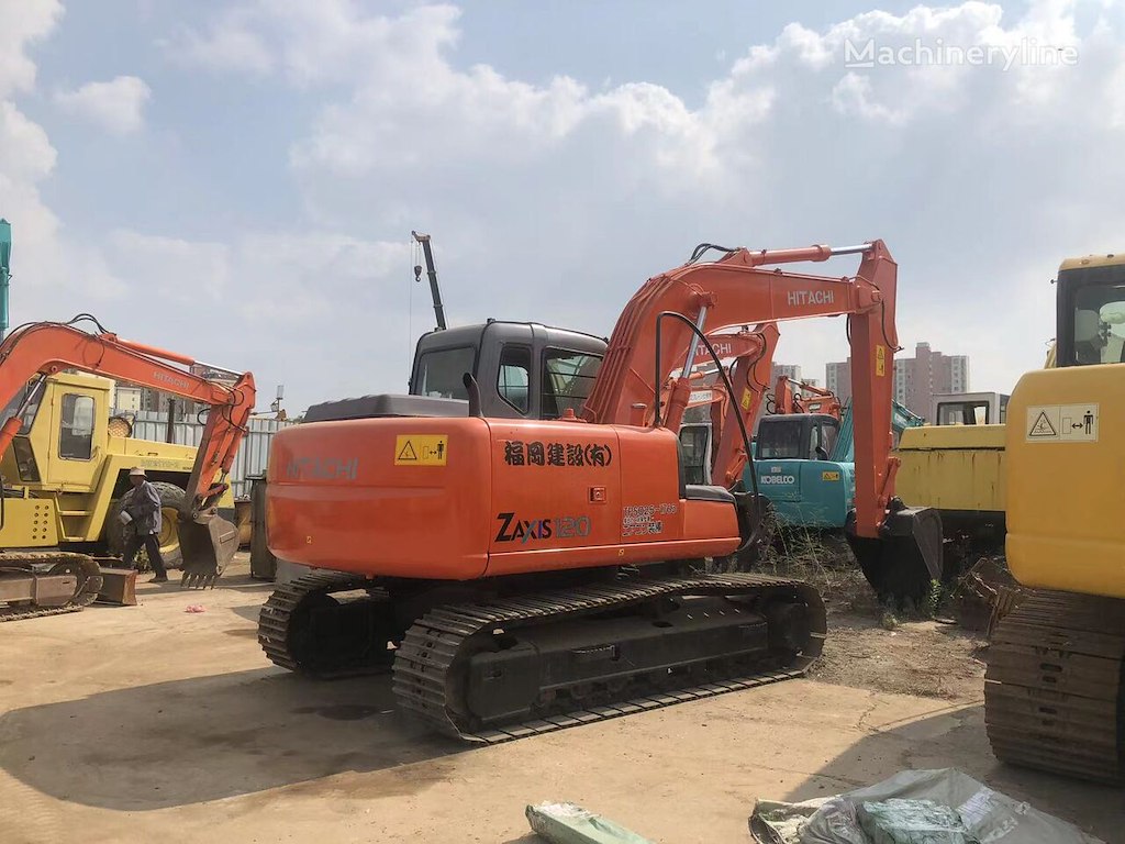 Hitachi ZX120 bager guseničar