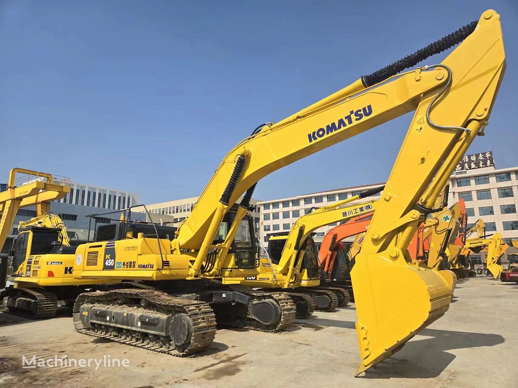 Komatsu PC450-8 bager guseničar