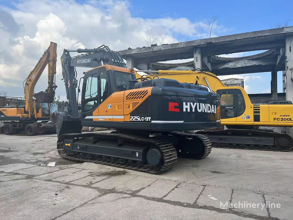 Hyundai R225LC-9T bager guseničar