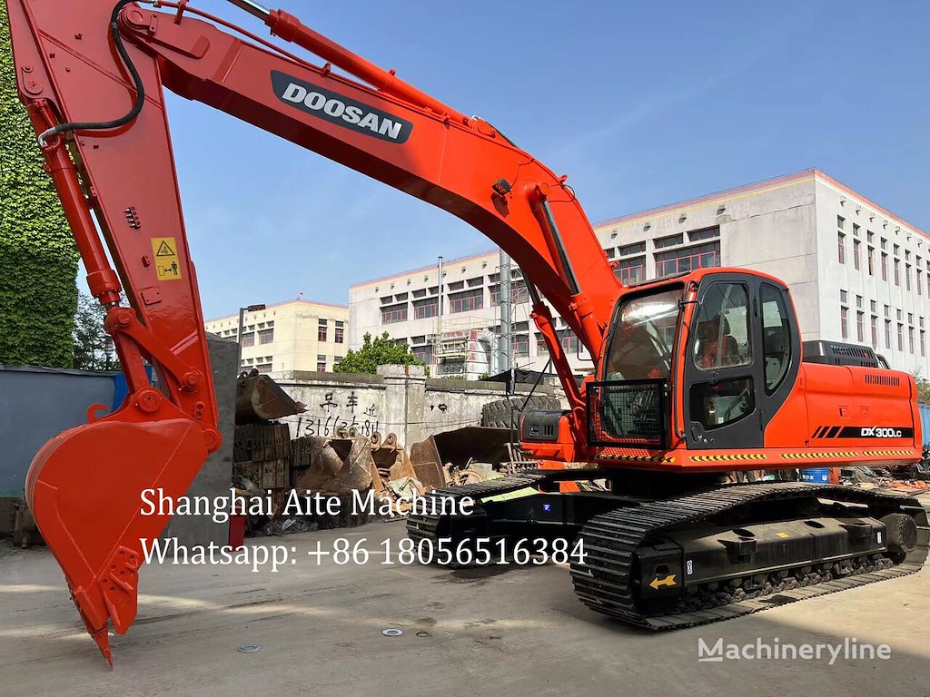 Doosan DX300 bager guseničar