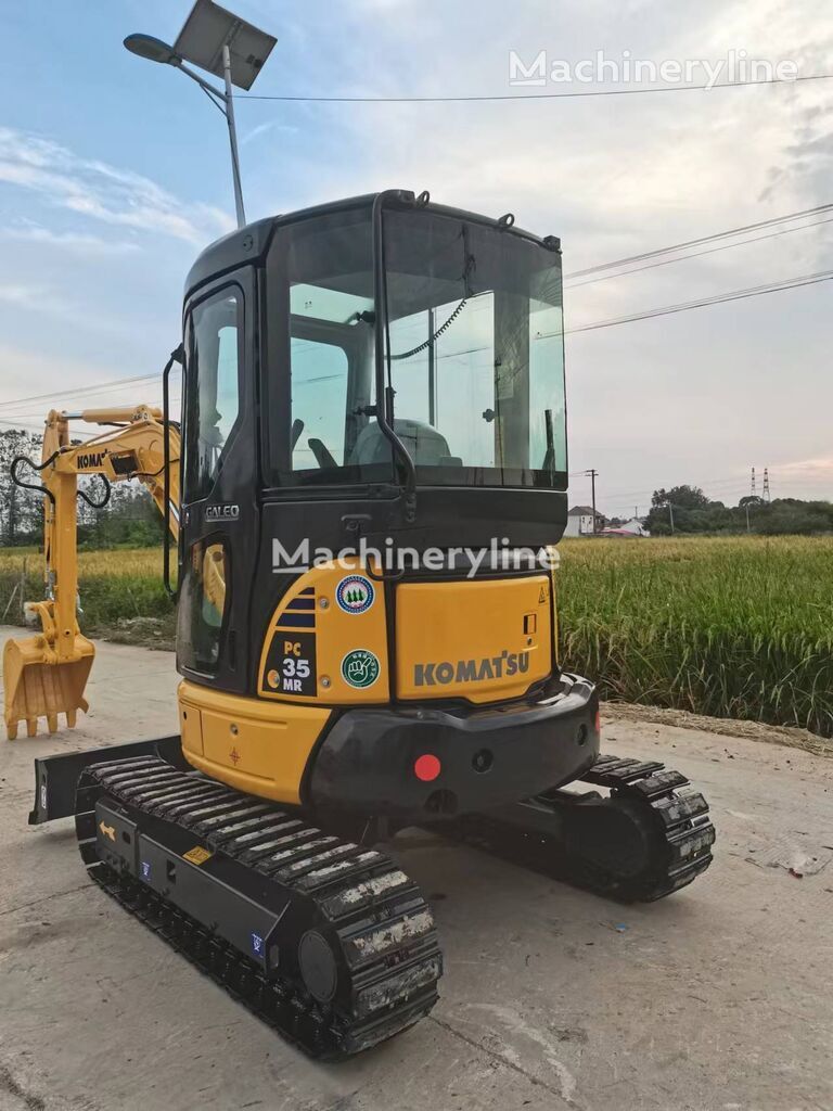 Komatsu PC35 with swing arm mini bager