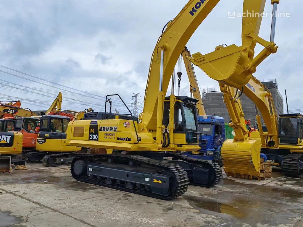 Komatsu PC300 bager guseničar