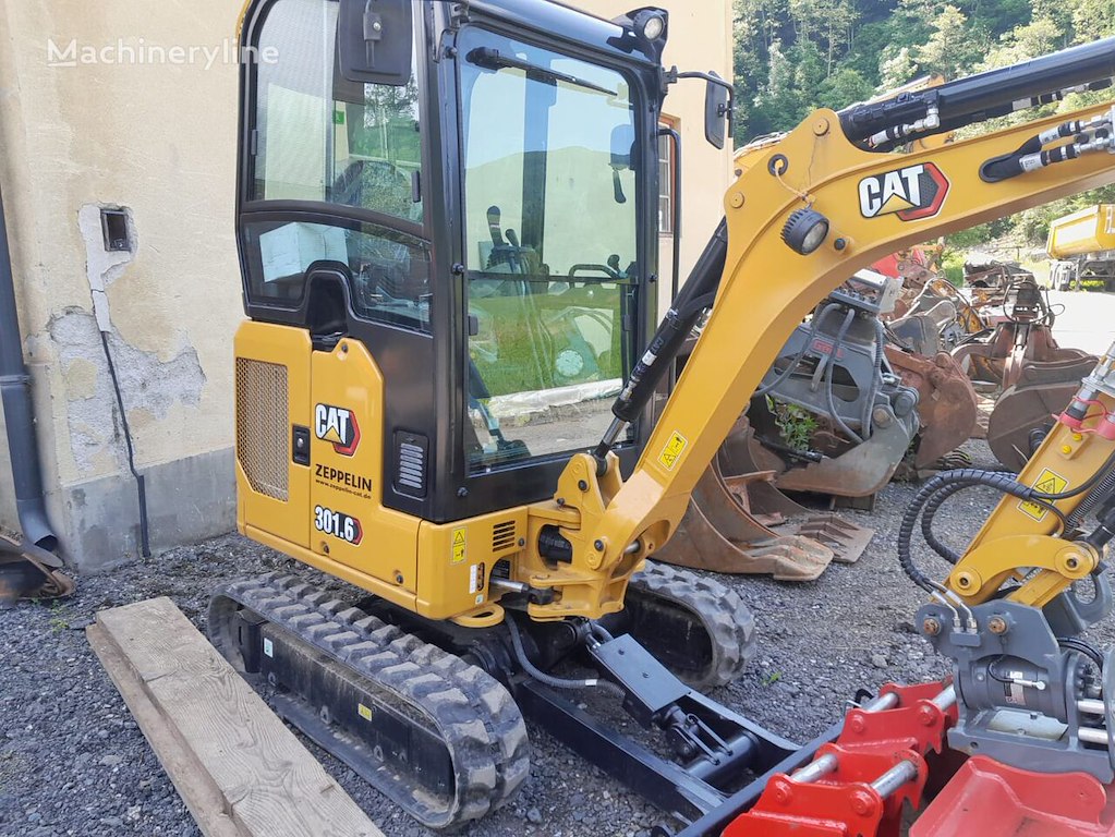 Novi Caterpillar 301.6 mini bager