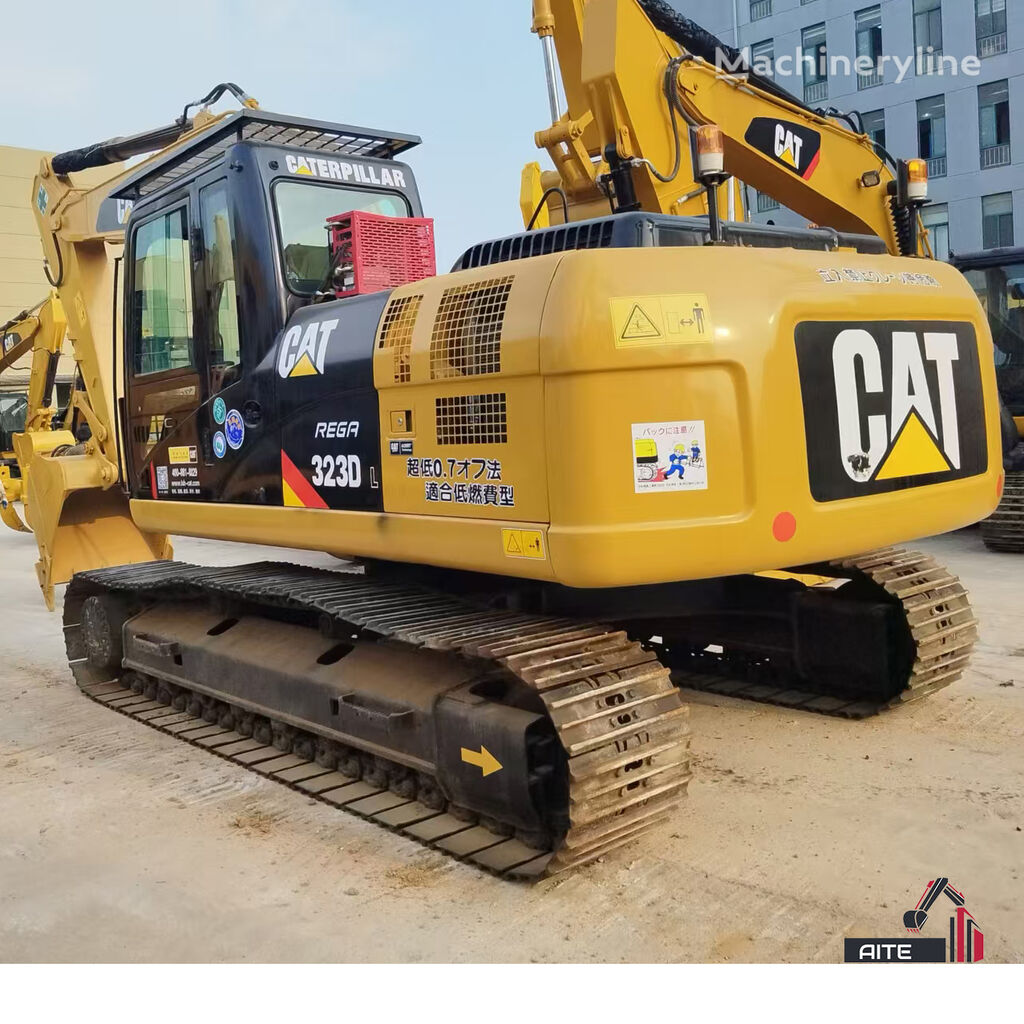 Caterpillar 323D bager guseničar