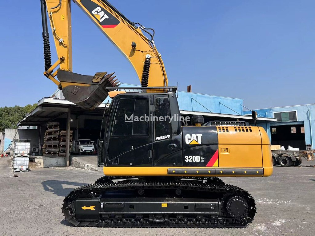 Caterpillar 320D2 bager guseničar