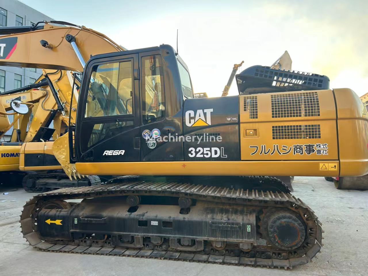 Caterpillar 325DL bager guseničar