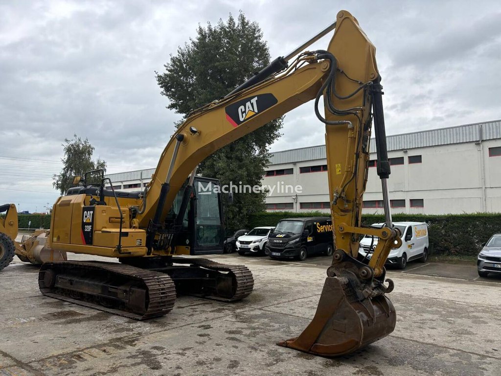 Caterpillar 320F bager guseničar