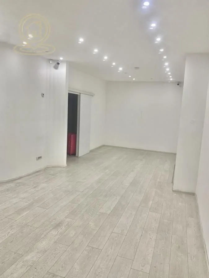 Izdavanje, poslovni prostor, 50m2, Stari Grad, Beograd