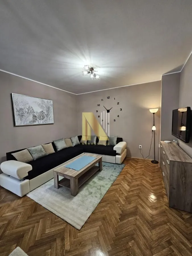 Izdavanje, dvosoban stan, 44m2, Centar, Novi Sad