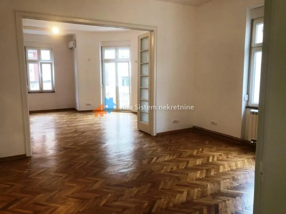 Izdavanje, trosoban stan, 110m2, Stari Grad, Beograd