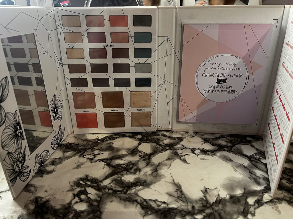 Essence paleta